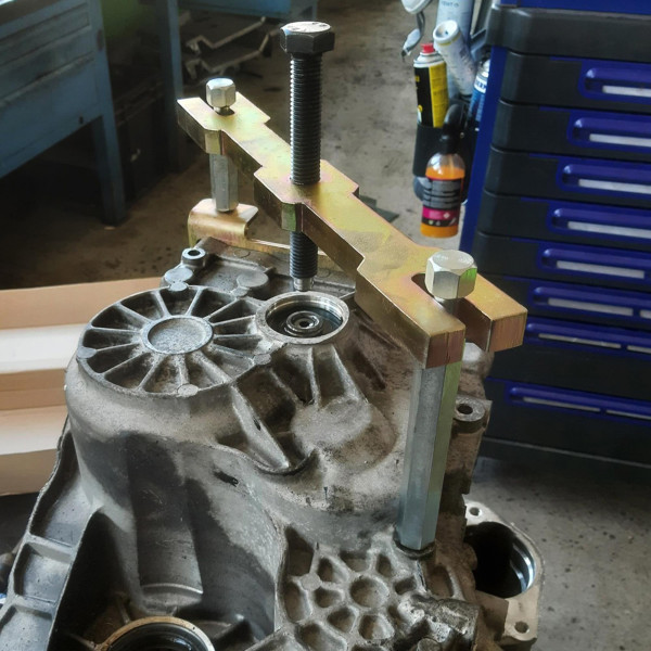 Getriebegehäuse-Abzieher für DSG 7-Gang Getriebe 0AM / DQ200, wie ...